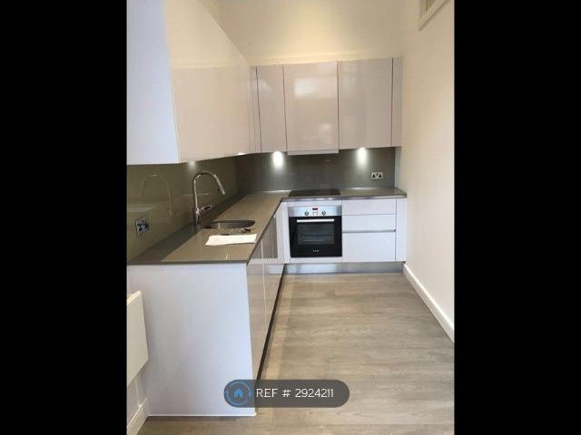 Verona Apartments, Slough SL1, 3 bed flat to rent, £1,750 pcm | PrimeLocation