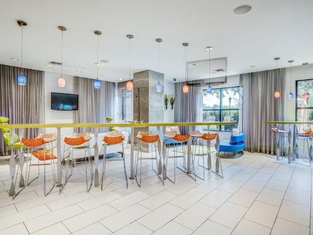 Verona by Palladium 1 Bedroom Apartment for Rent at 13330 Noel Rd, Dallas, TX 75240