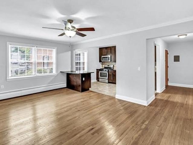 Verona Plaza Apartments One Bedroom w/ Dining Room