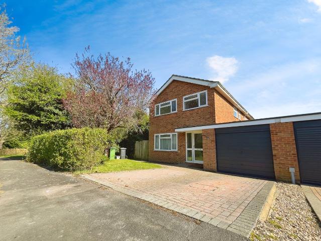 Veronica Close, Basingstoke RG22, 4 bed detached house to rent, £2,000 pcm | PrimeLocation