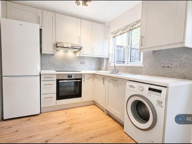 Veronica Gardens, London, SW16 2 bed terraced house to rent £1,925 pcm £444 pw