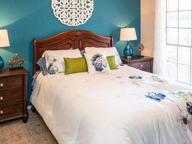The Versailles Apartments 2 Bedroom Apartment for Rent at 4900 Pear Ridge Dr, Dallas, TX 75287