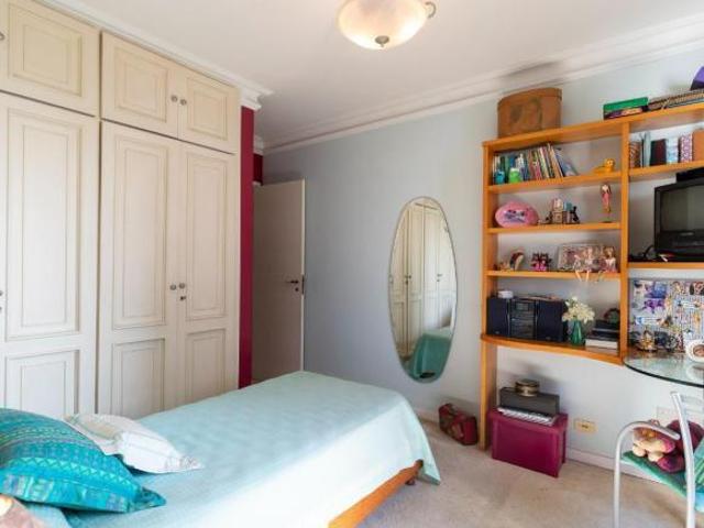Deslumbrante apartamento para venda em Campo Belo com 4 quartos, sendo 2 suítes, 255m² graziellaca
