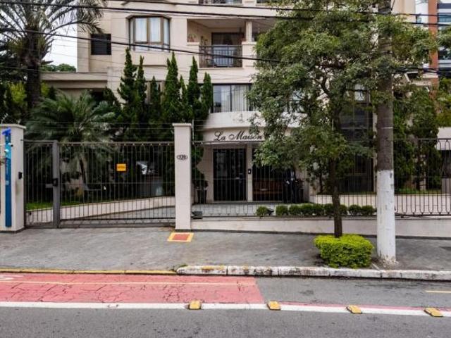 Versátil apartamento para venda em Moema com 2 quartos, sendo 1 suíte, 56m²