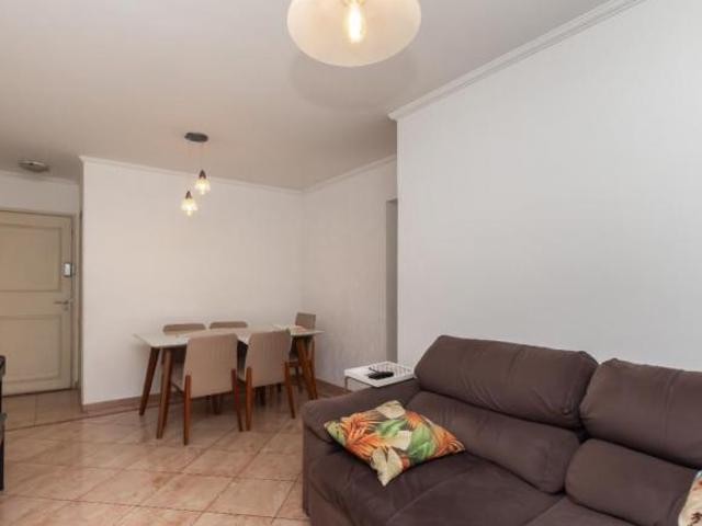 Versátil apartamento para venda em Moema com 2 quartos, sendo 1 suíte, 80m²