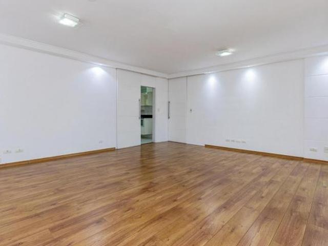 Versátil apartamento para venda em Jardim das Acácias com 3 quartos, sendo 1 suíte, 110m²