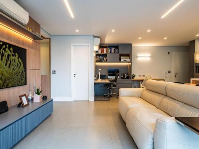 Versátil apartamento para venda em Jardim das Acácias com 2 quartos, sendo 2 suítes, 86m² remaxfro