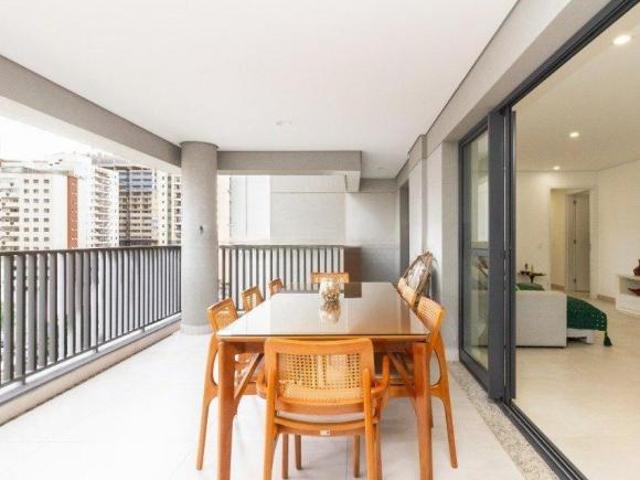 Sensacional apartamento para venda em Perdizes com 4 quartos, sendo 3 suítes, 150m²