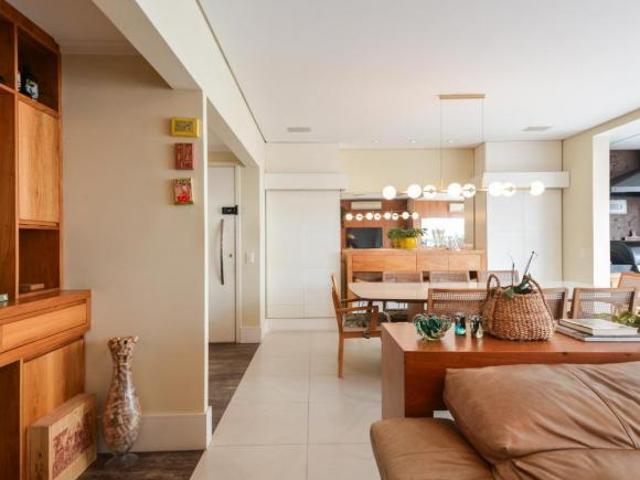 Versátil apartamento para venda em Perdizes com 3 quartos, sendo 3 suítes, 137m²