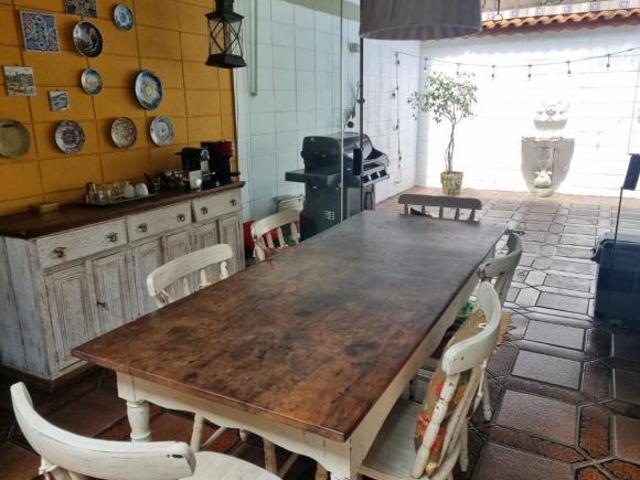 Atraente casa de vila para venda em Chácara Monte Alegre com 3 quartos, sendo 1 suíte, 194m²