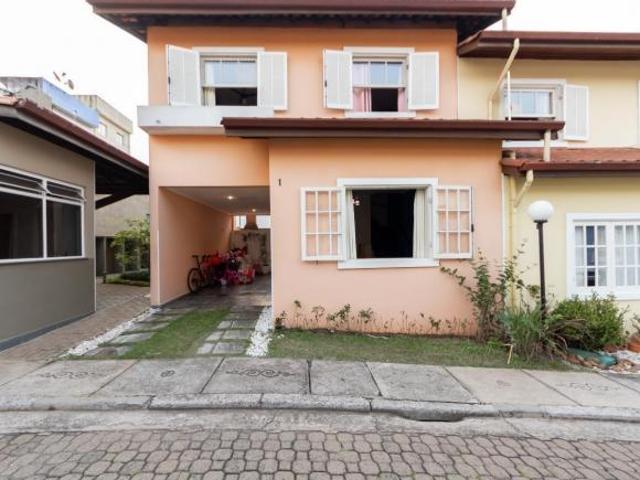 Excelente casa em condomínio para venda com 3 quartos, sendo 1 suíte, 131m²