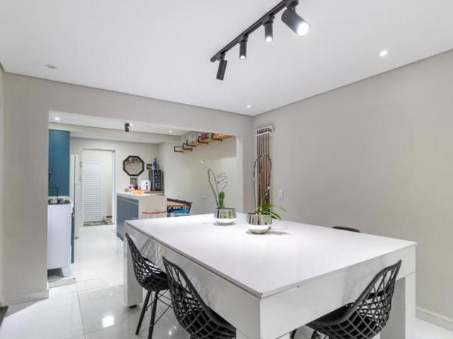 Versátil casa para venda em Assunção com 4 quartos, sendo 1 suíte, 152m² theremaxcollection#XHP5X