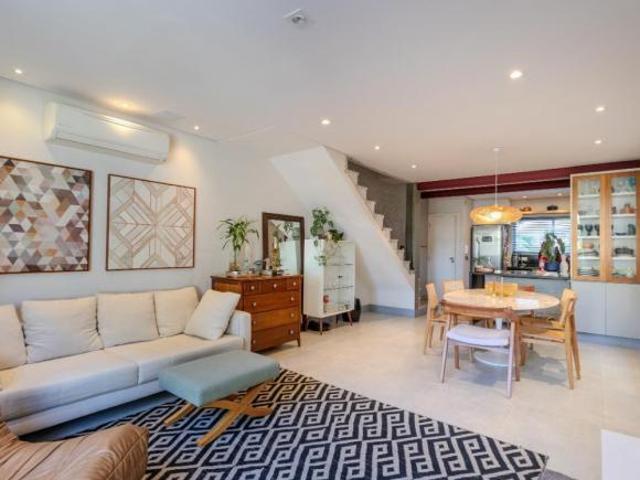 Elegante casa para venda em Jardim Novo Mundo com 3 quartos, sendo 1 suíte, 116m²