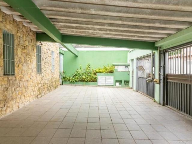 Versátil casa para venda em Jardim Ana Maria com 3 quartos, sendo 1 suíte, 280m²