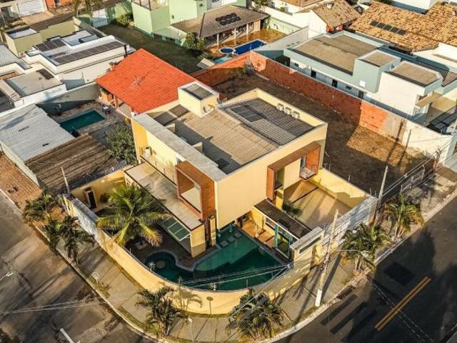 Agradável casa para venda em Jardim Esplanada com 4 quartos, sendo 4 suítes, 402m²