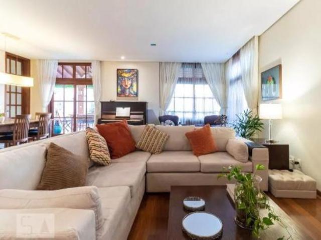 Agradável casa para venda em Jardim Santa Helena com 3 quartos, sendo 3 suítes, 351m² remaxincorp#