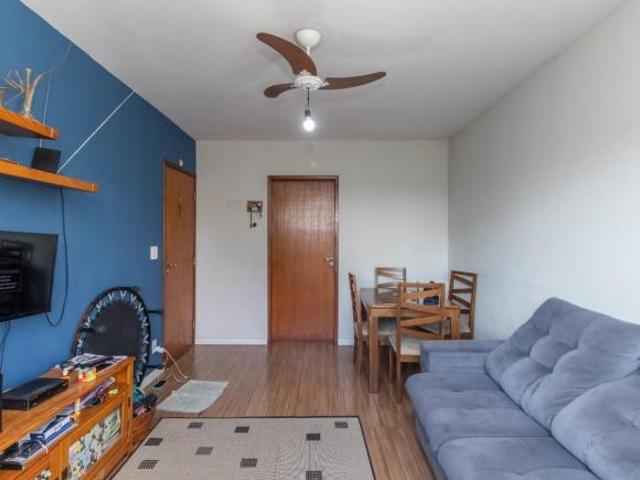 Versátil casa para venda em Jardim Vivan com 2 quartos, 94m²