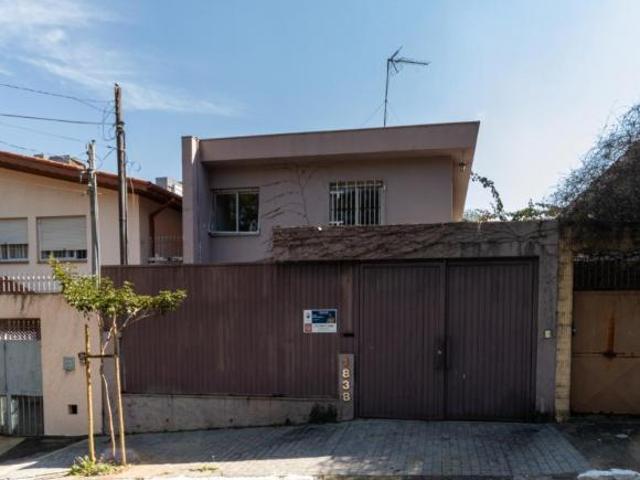 Atraente casa para venda em Moema com 3 quartos, sendo 1 suíte, 190m²