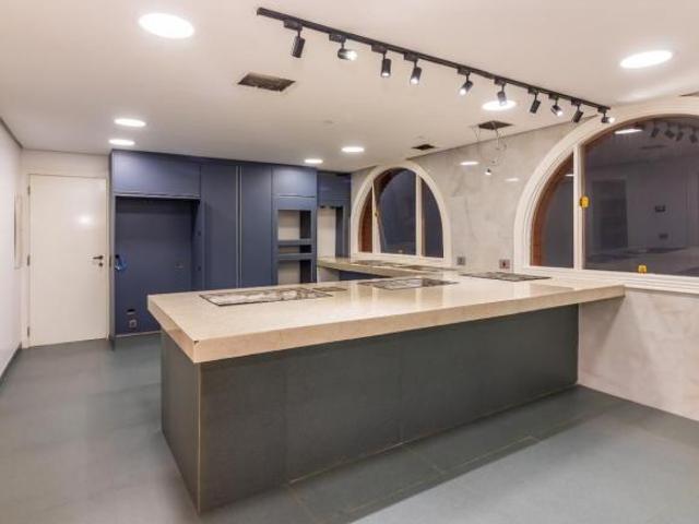 Versátil casa para venda em Morumbi com 4 quartos, sendo 4 suítes, 720m² renata zanetti#4SQ95