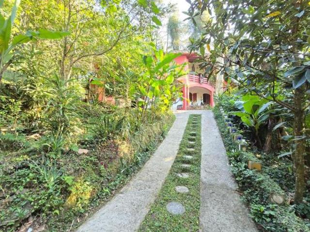 Versátil casa para venda em Parque Petrópolis com 3 quartos, sendo 1 suíte, 197m²