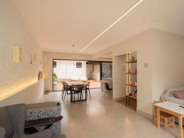 Versátil casa para venda em Planalto Paulista com 3 quartos, sendo 1 suíte, 188m²