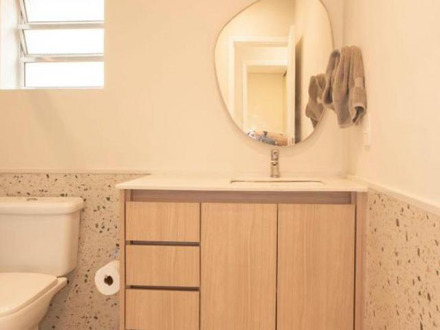 Confortável casa para venda em Planalto Paulista com 3 quartos, sendo 1 suíte, 188m²