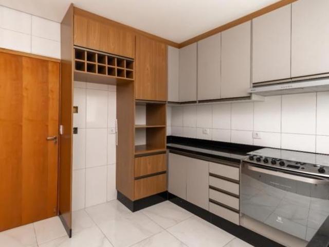 Versátil casa para venda em Vila Constança com 3 quartos, sendo 1 suíte, 107m²