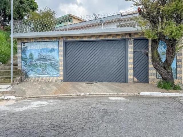 Elegante casa para venda em Vila Jaguara com 5 quartos, sendo 1 suíte, 250m²