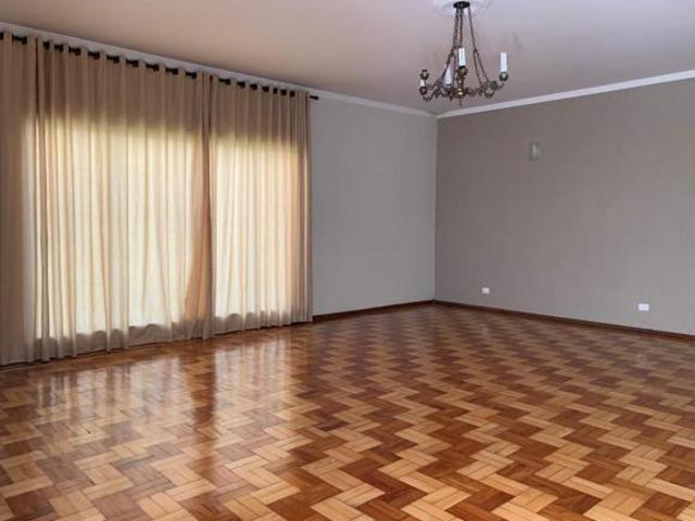 Atraente casa para venda em Vila Maria Alta com 6 quartos, sendo 1 suíte, 815m²