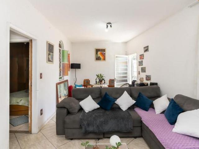Imperdível casa para venda em Vila Penteado com 3 quartos, sendo 1 suíte, 278m²