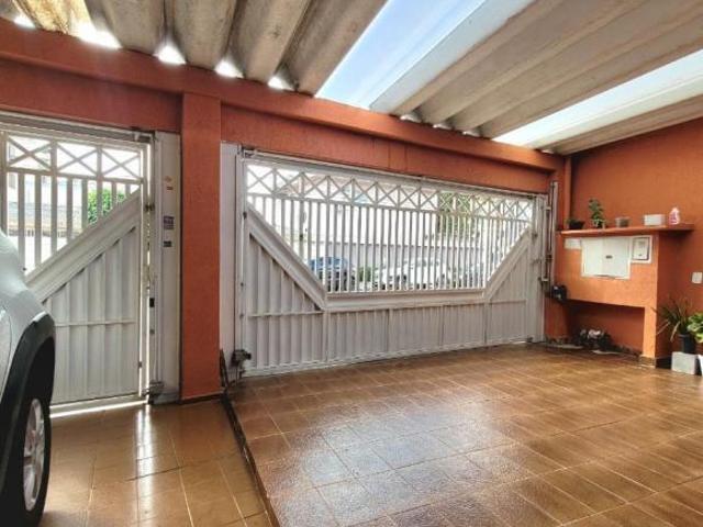 Versátil casa para venda em Vila Pires com 2 quartos, sendo 1 suíte, 162m²