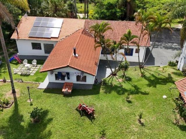 Versátil casa rural para venda em Jardim Conceição, 298m²