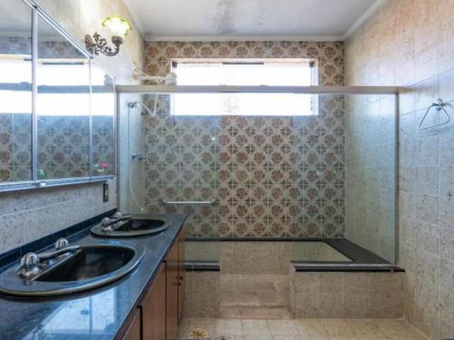 Elegante casa para venda e locação em Vila Tramontano com 4 quartos, sendo 2 suítes, 375m² remaxfr