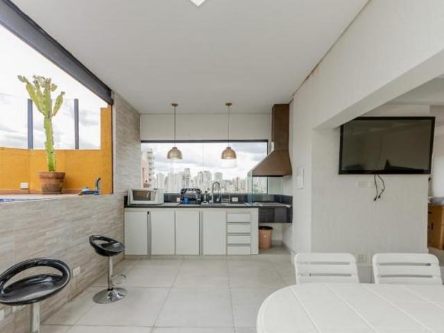 Versátil cobertura para venda em Vila Gumercindo com 3 quartos, sendo 1 suíte, 185m² fabianamantov