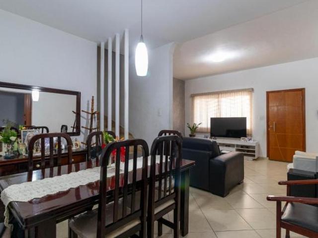 Versátil sobrado para venda em Chácara Inglesa com 4 quartos, sendo 1 suíte, 181m² carlarodriguess