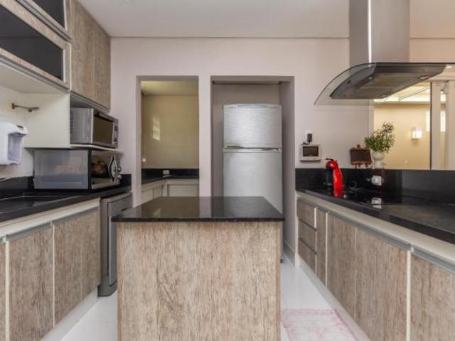 Versátil sobrado para venda em Chácara Inglesa com 3 quartos, sendo 3 suítes, 180m² remaxclassique