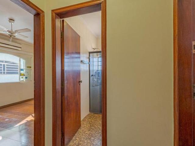 Versátil sobrado para venda em Jardim Nova Europa com 4 quartos, sendo 1 suíte, 248m² theremaxcoll