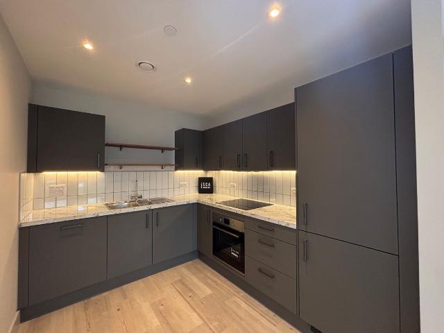 Vesta Boulevard, Exeter EX4, 2 bed flat to rent, £1,750 pcm | PrimeLocation