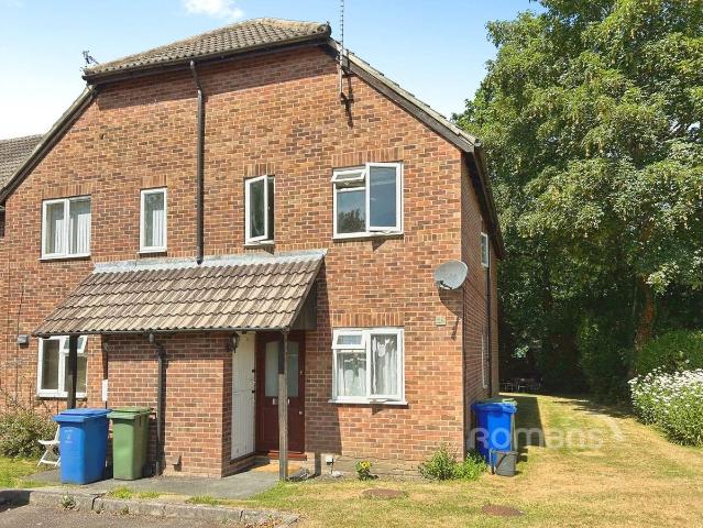Vesey Close, Farnborough, Hampshire GU14, 1 bed flat to rent, £1,100 pcm | PrimeLocation