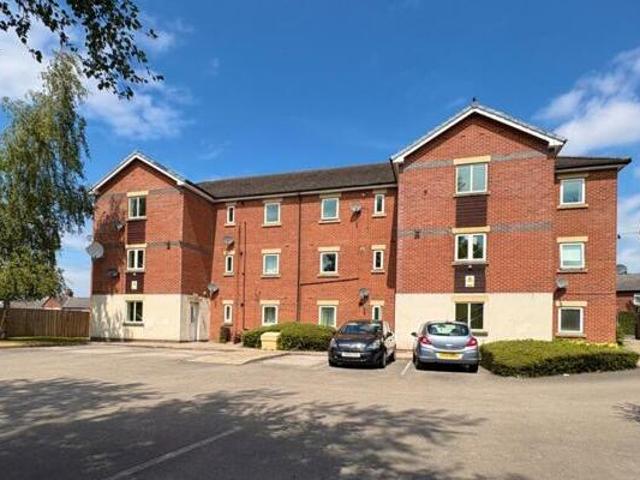 Vesper Road, Kirkstall, 2 Bedroom Flat