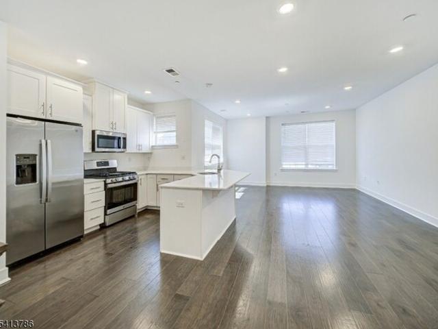 Veterans Way, Morris Plains, Condo For Sale