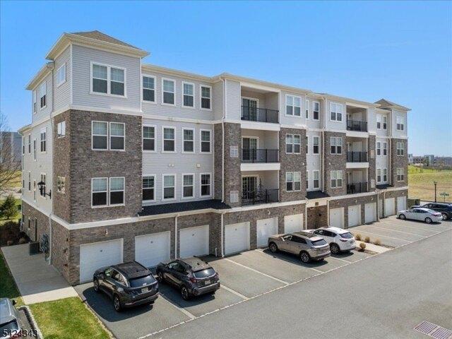 Veterans Way Unit,morris Plains, Condo For Sale