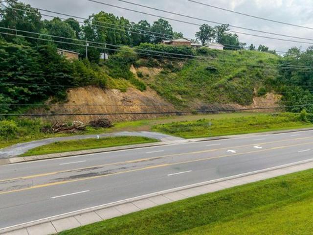 Veterans Blvd, Pigeon Forge, TN 37863