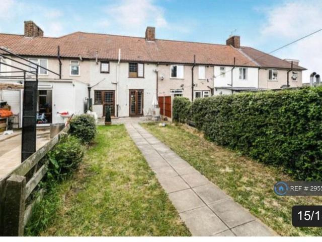 Veysey Gardens, Dagenham, RM10 3 bed terraced house to rent £2,295 pcm £530 pw