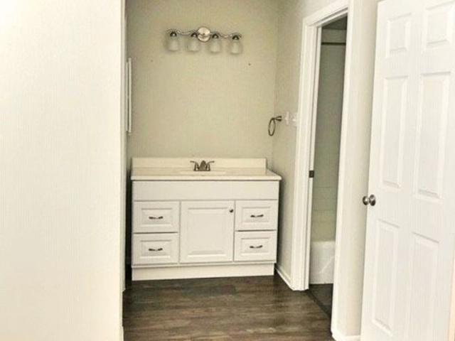 Vintage at Oak Hill 2 Bedroom Apartment for Rent at 1543 Babcock Rd, San Antonio, TX 78229 Oak Hills