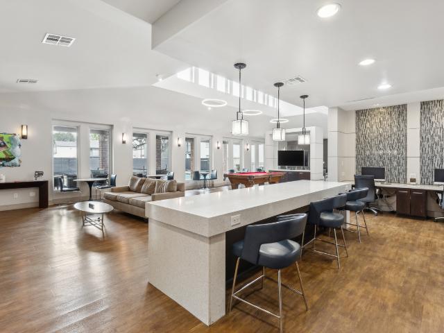 Vintage at 18th St. 1 Bedroom Apartment for Rent at 1700 Seaspray Ct, Houston, TX 77008 Lazy Brook Timbergrove