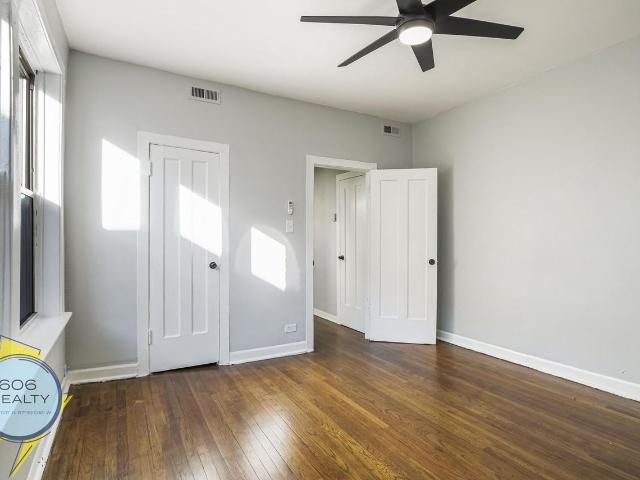 Vintage Hyde Park Apts! 2 Bedroom Apartment for Rent at 1020 E Hyde Park Blvd, Chicago, IL 60615 Kenwood