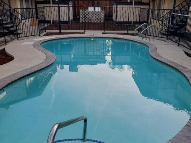 VINTAGE II APTS 2 Bedroom Apartment for Rent at 4702 E Alamos Ave, Fresno, CA 93726