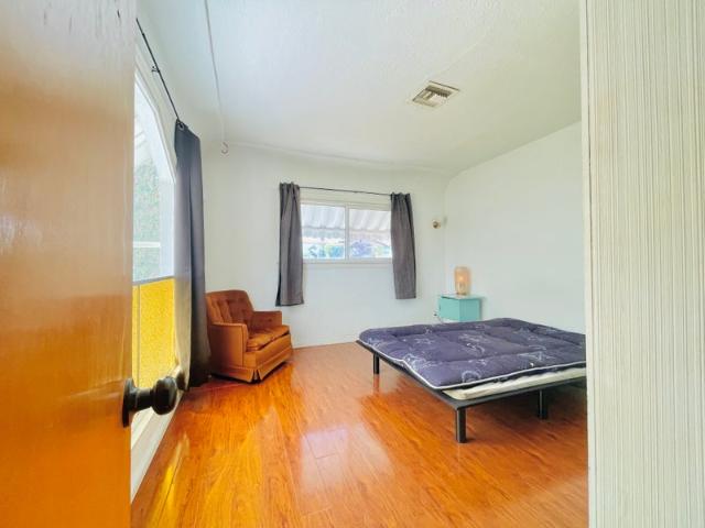 Vintage private room with mountain view