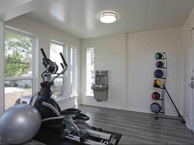 Vintage 1 Bedroom Apartment for Rent at 4211 San Jacinto St, Dallas, TX 75204